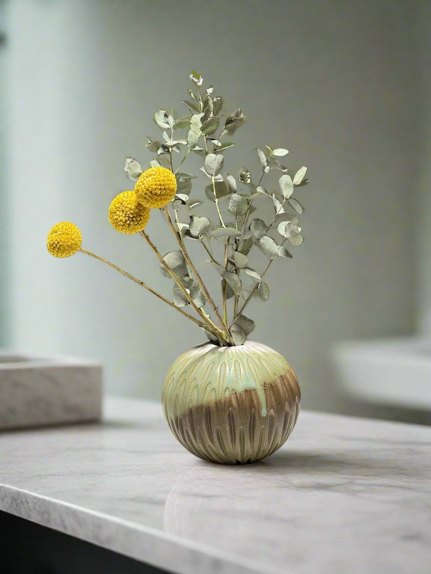 Decorating & Displaying – Hawk & Lion Pottery